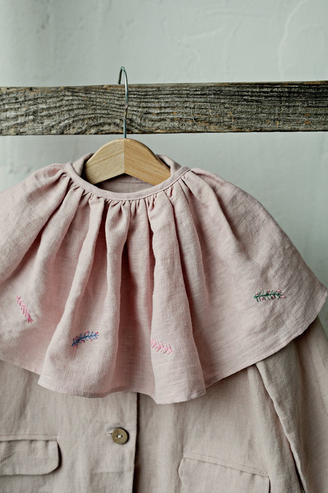 Big Ruffle Linen Collar with Branches – allthebeautifullinen